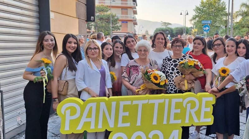 Nola, Gigli 2024: è la volta del Panettiere. Bandiera e Questua insieme ... Nola, Gigli 2024: è la volta del Panettiere. Bandiera e Questua insieme ...